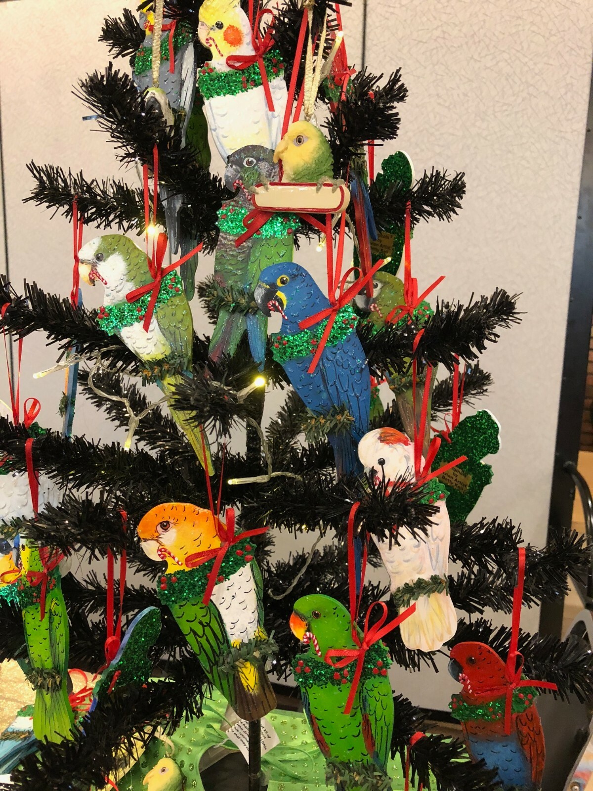 GREENWINGED MACAW PARROT CHRISTMAS TREE ORNAMENT Made in USA | eBay