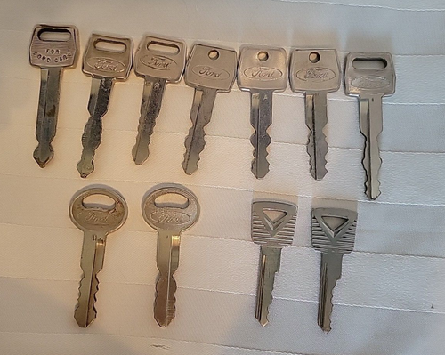 Lot of 11 Vintage FORD Metal Cut Car Keys | eBay