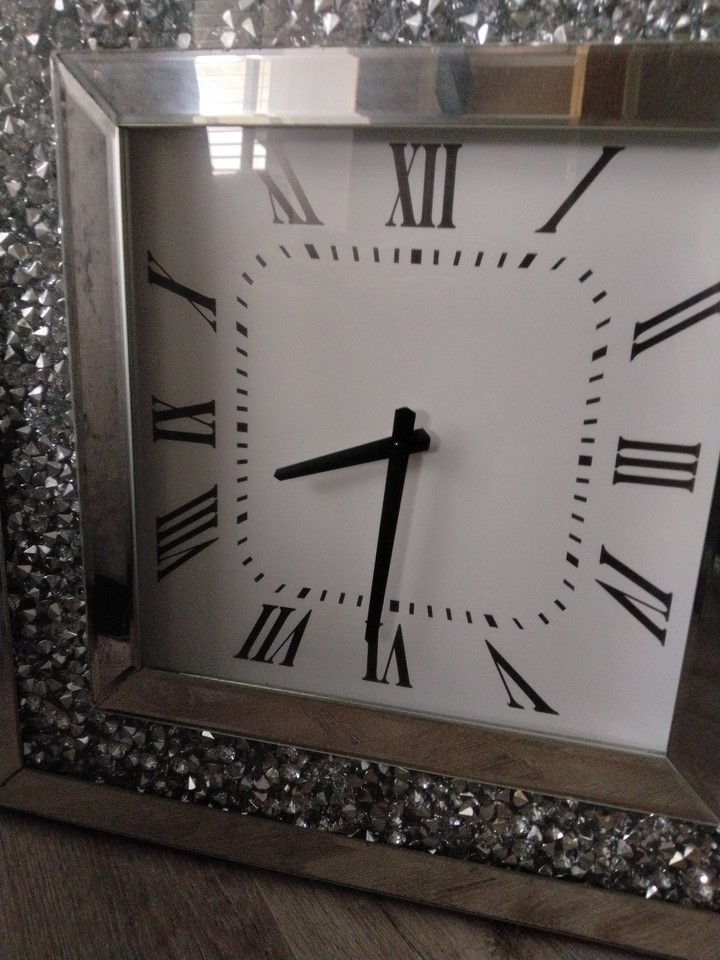 SILVER WALL CLOCK MIRROR CRUSHED DIAMOND CRYSTAL SPARKLY GIFT 46cmx46cm ...