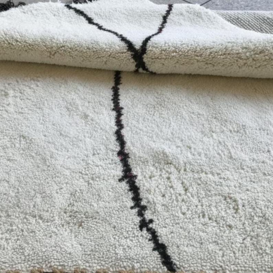 Handwoven Color White & Black Modern Abstract Moroccan Wool Rug Carpet ...