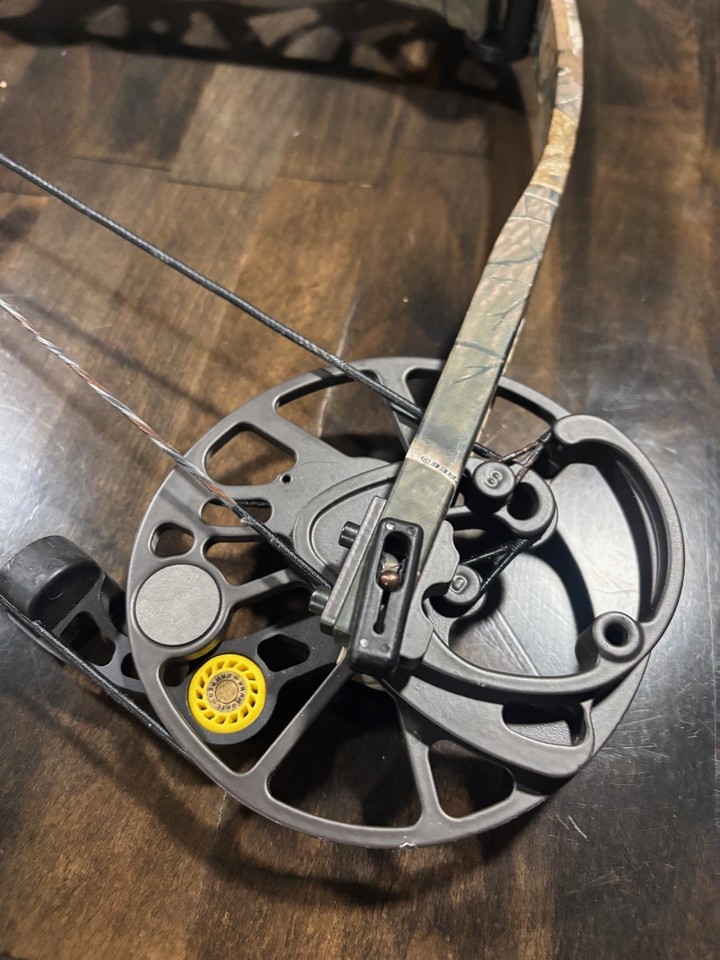 Mathews Drenalin Compound Bow RH 29” 70# | eBay