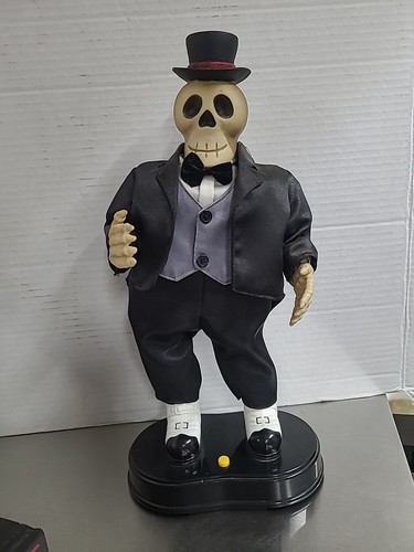 Vintage Gemmy Halloween Dancing Skeleton Top Hat Sings Puttin' on the ...
