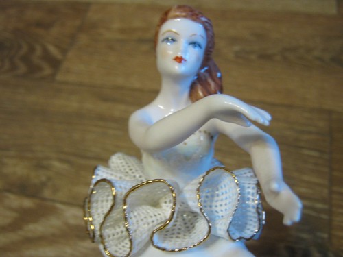 Vintage ? Romania Porcelain Figurine Lady / Girl Apulum Lucru Manual ...