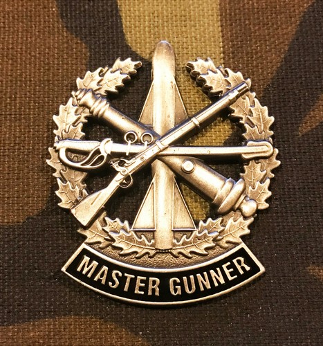 US ARMY MASTER GUNNER BADGE; REGULATION FULL SIZE OXIDIZED SILVER ...