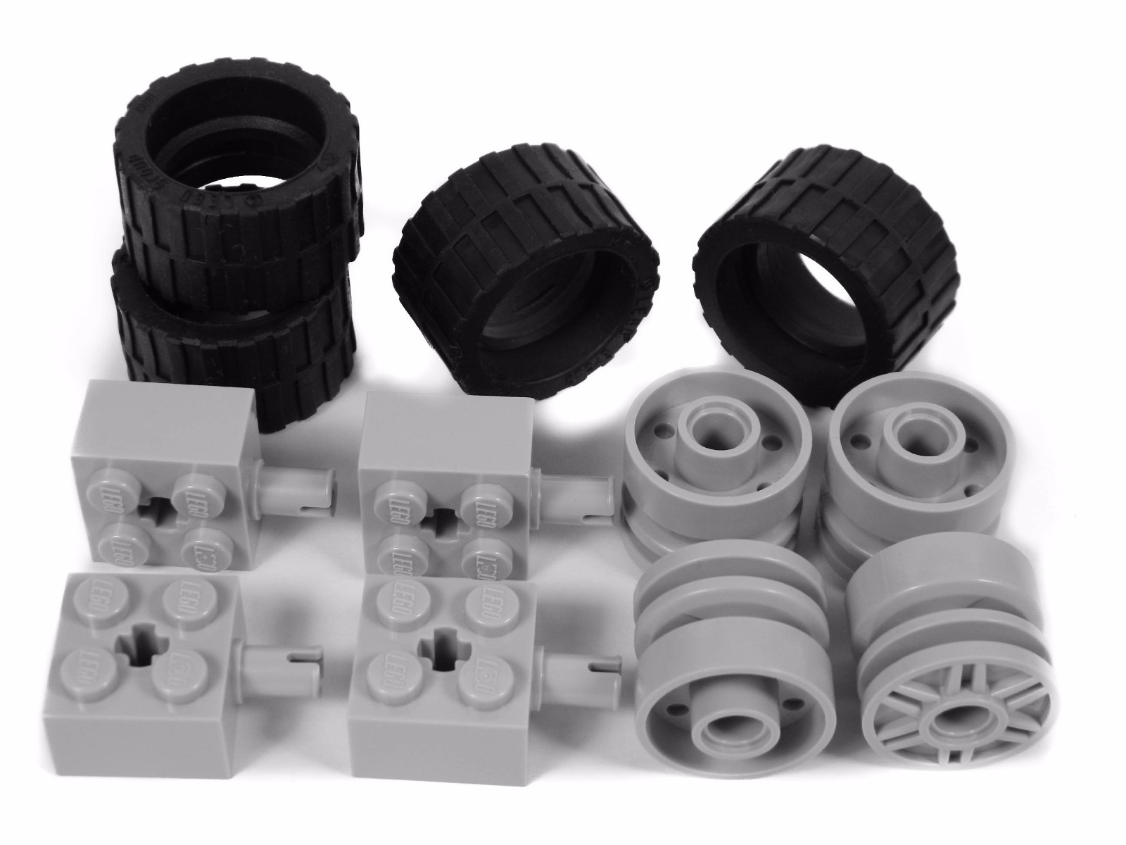 😀 LEGO City / Technic WHEELS set of 8 Tire + Wheel 24x14 30.4x14 mm ...