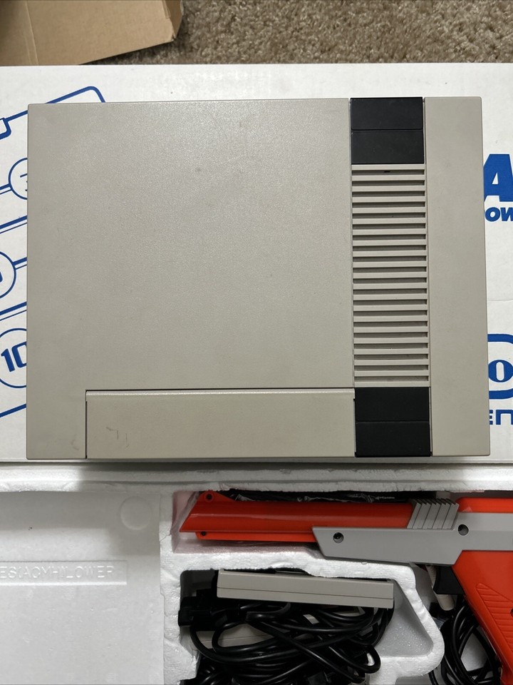 Nintendo NES Power Set Complete in Box System Pad Zapper and 4 ...