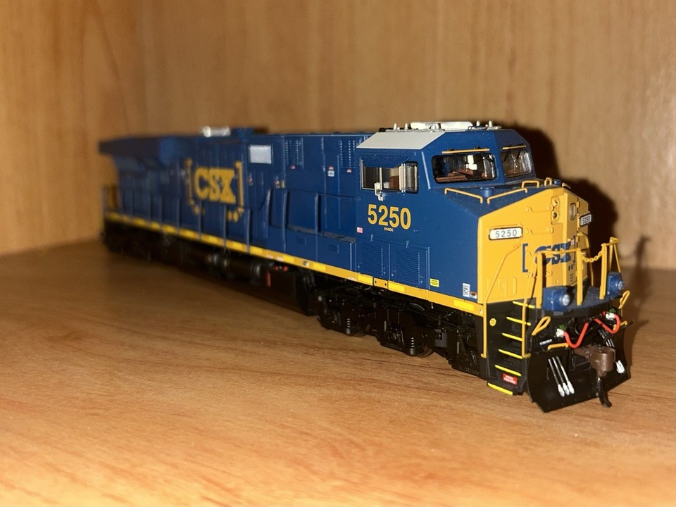 HO Scale Athearn Genesis CSX 5250 ES44DC DCC Ready | eBay