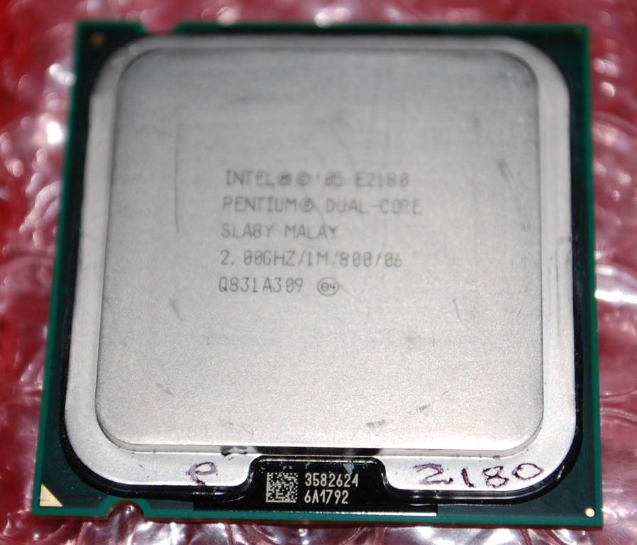 Intel Pentium Dual Core E2180 Chip 2.0 GHz / 775 / 1MB / 800 / 1.5 v ...