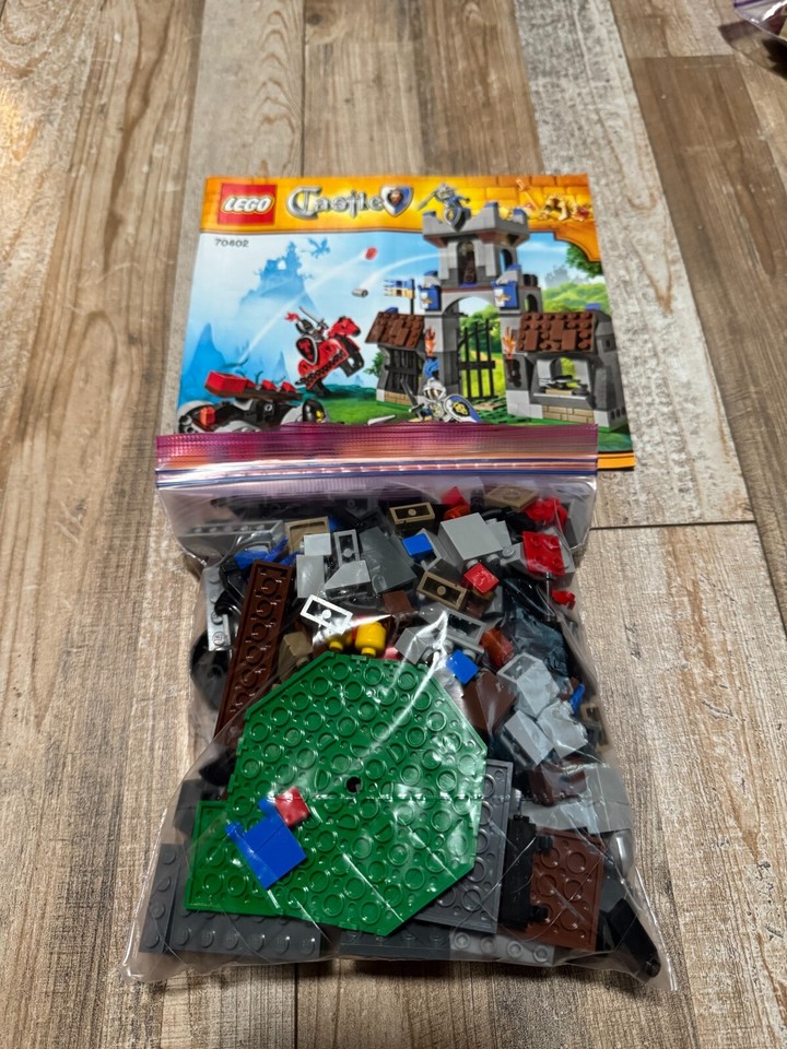 Lego Castle - 70402 The Gatehouse Raid - 100% Complete with Manual - No ...