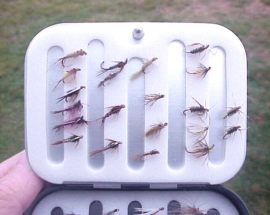 * Richard Wheatley Aluminum Fly Box * with 4 Compartments/ Pages of ...