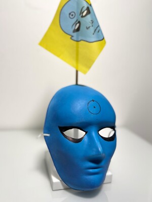 Watchmen 2019 Dr Manhattan Mask Flag Prop COA TV Show Series Movie Worn ...