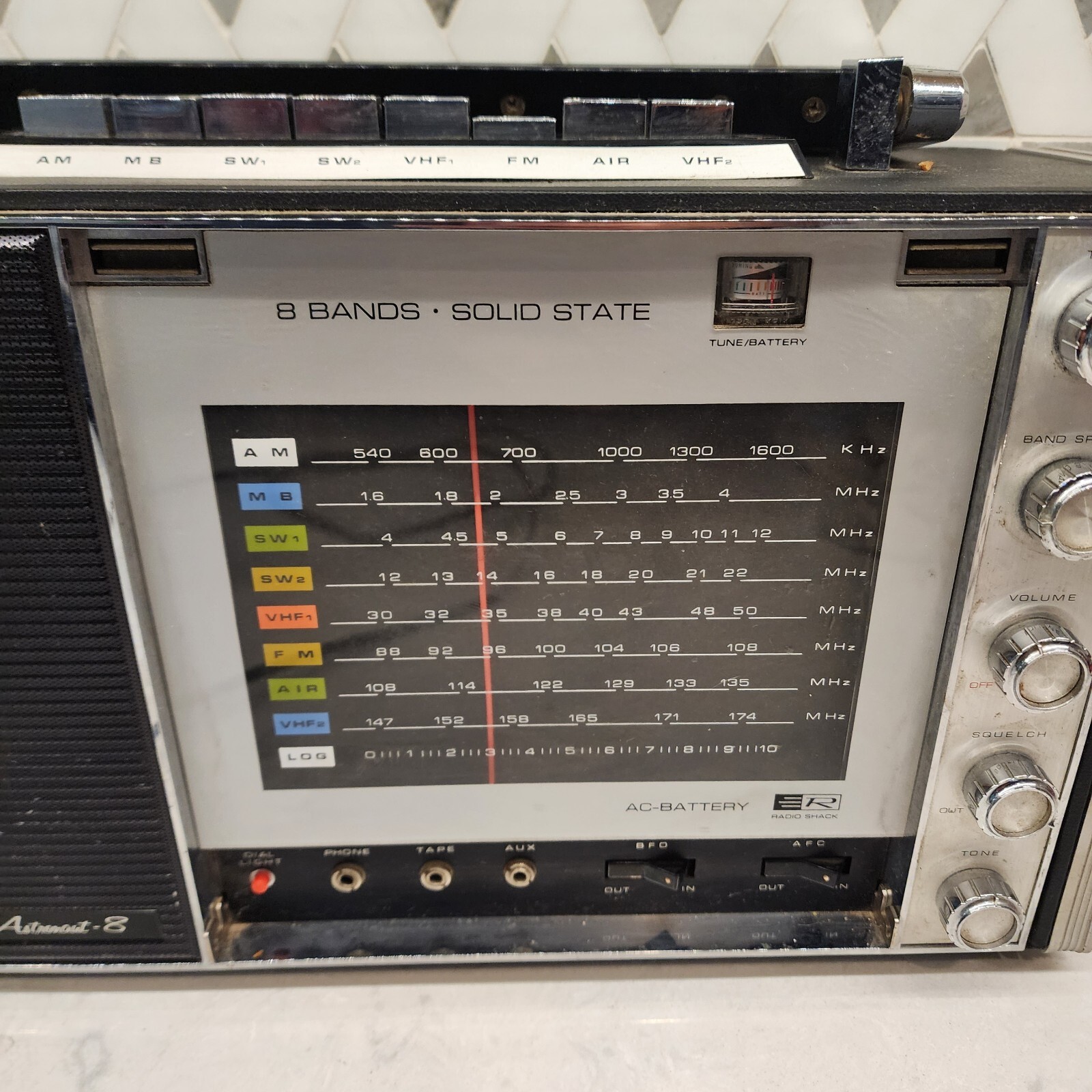 Realistic Astronaut-8 Radio (12-715A) AM, FM, SW, VHF, 8 Bands, Powers ...