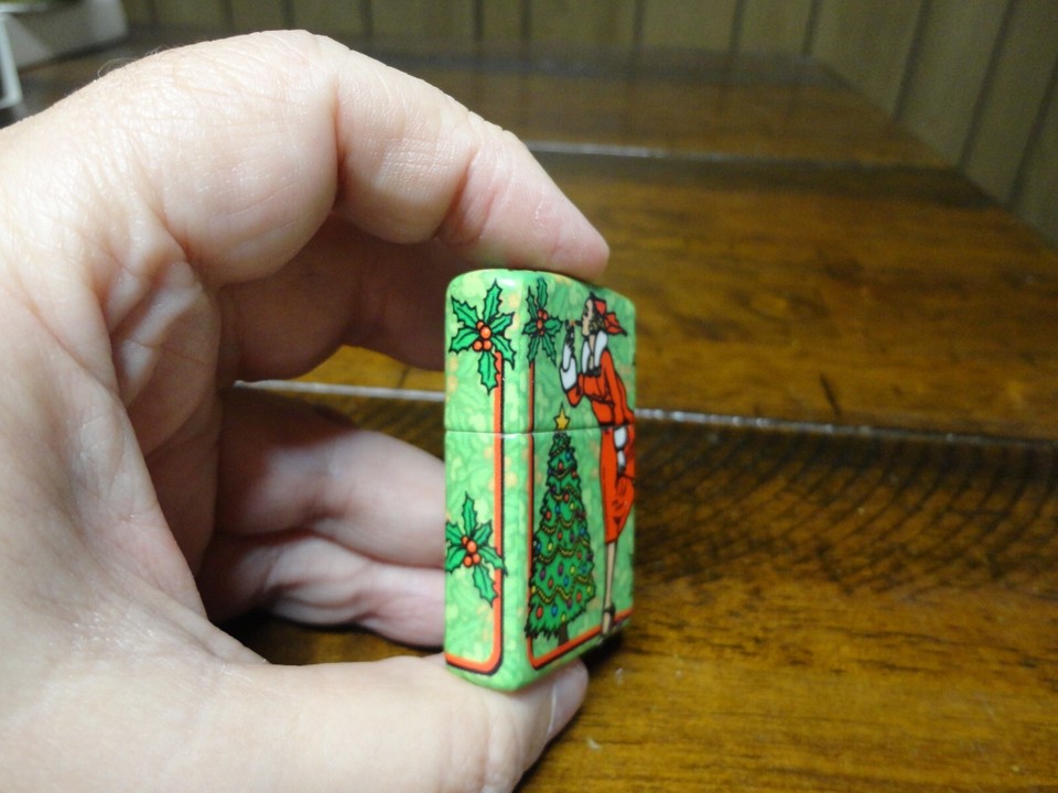 WINDY MERRY CHRISTMAS TREE HOLLY FLAME 540 DESIGN ZIPPO LIGHTER MINT IN ...