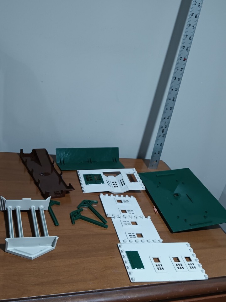 O Scale Building Parts Lot of 14 Plasticville Lionel? Model Kit Train ...