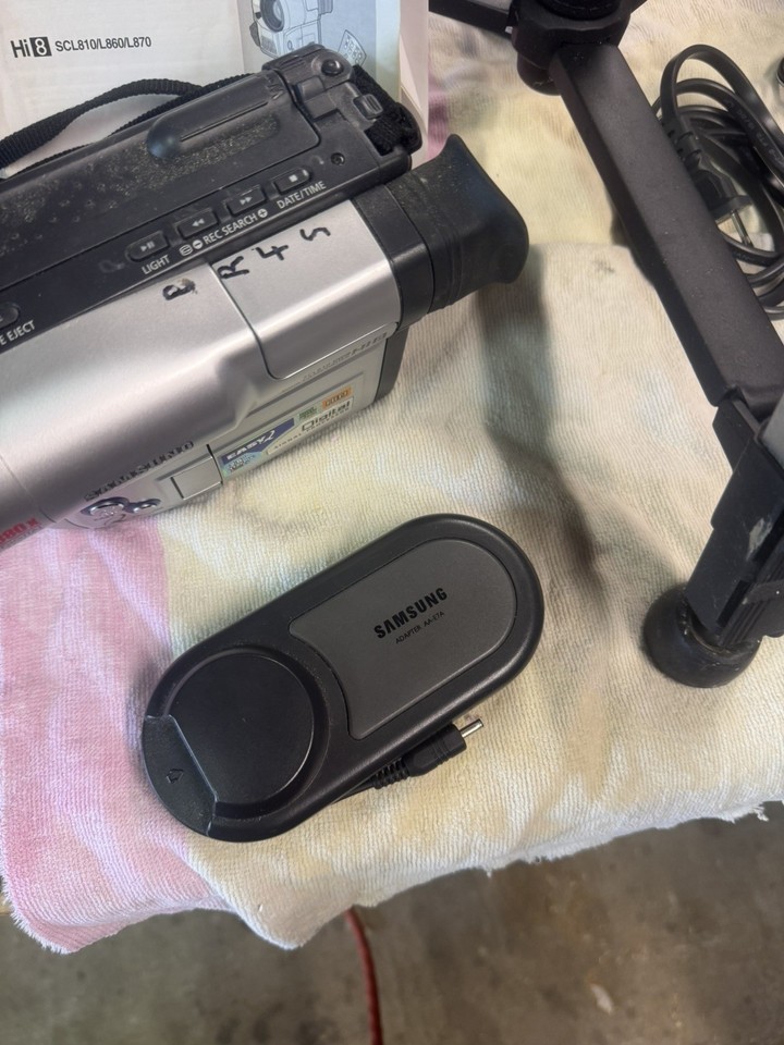 MINT Samsung SCL810 Hi8 NTSC 8mm Video Camera Camcorder w/ Charger ...