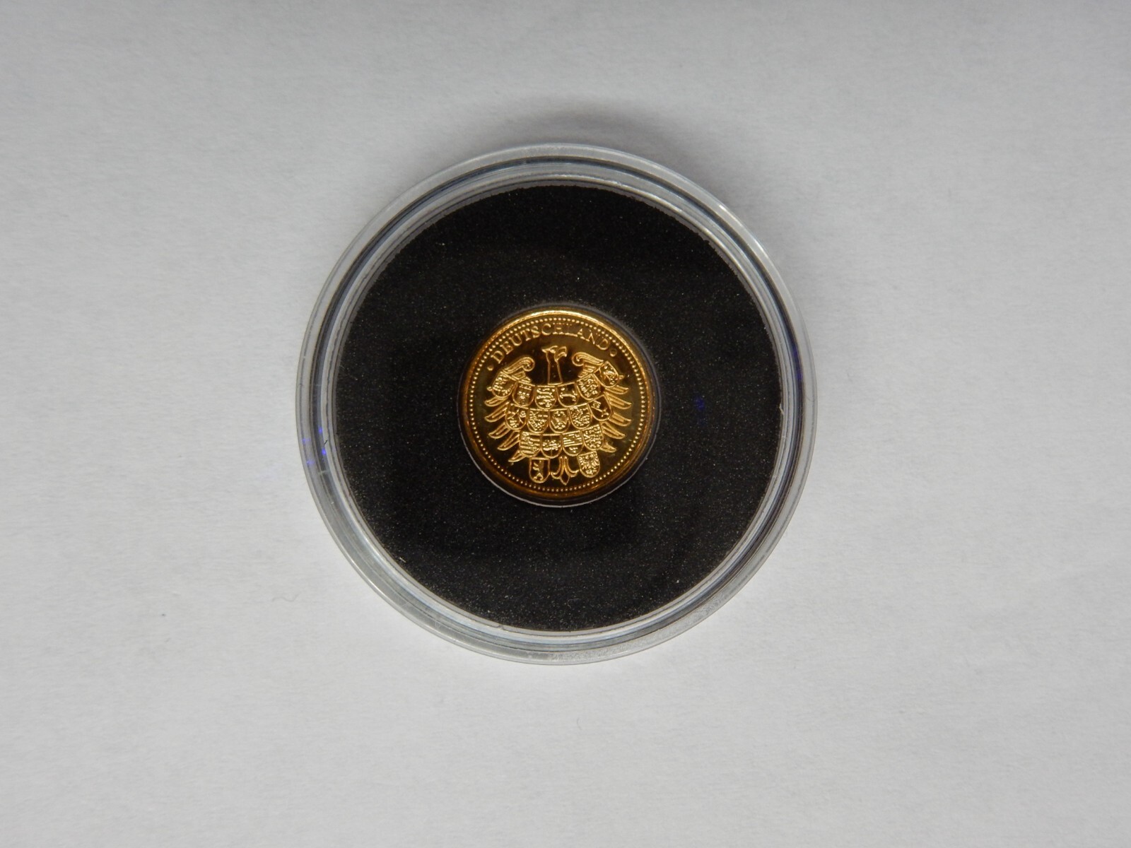 Goldmedaille Bundespräsident J. Rau 12,5 mm 0,6 g 999 Gold PP, in Album ...