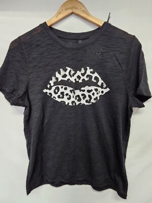 Chaser Tee Size M Black Short Sleeve Shirt White Leopard Print Lips | eBay