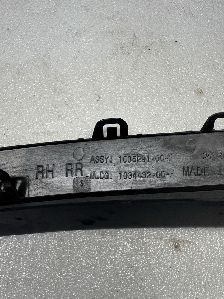 2016 - 2020 TESLA MODEL X WHEEL FLARE RIGHT REAR MOLDING 1035291-00-E ...