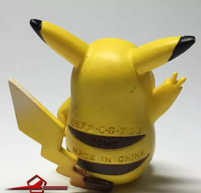 Pokemon Electrical Type: Pikachu Making Peace Sign PVC 4 Cm. NINTENDO ...