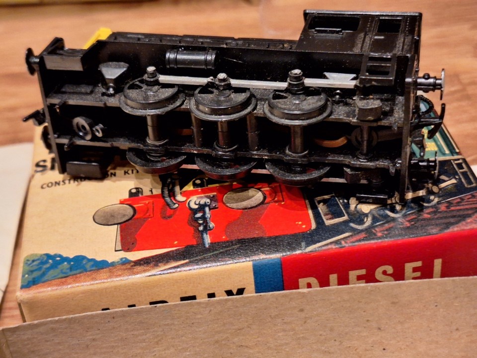 Airfix Drewry 204 HP Kit Built Diesel Shunter Locomotive OO HO Gauge ...