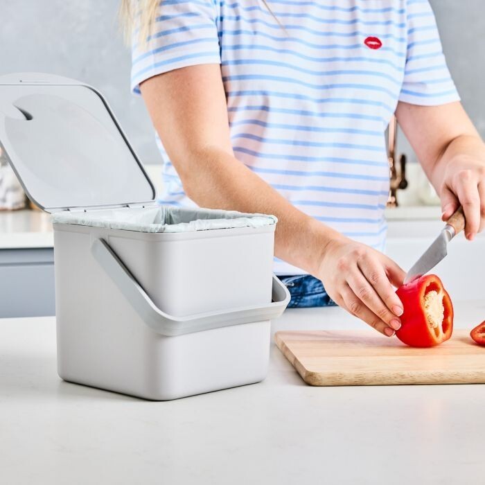 Minky Food Waste Compost Caddy in White/Grey Stylish And Practical ...