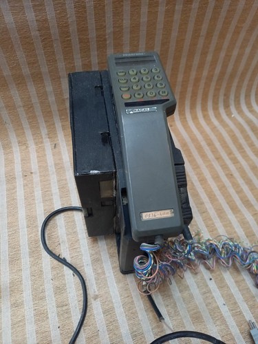 VINTAGE VODAPHONE RACAL HEAVY MOBILE PHONE AND OLD BATTERY PACK ...