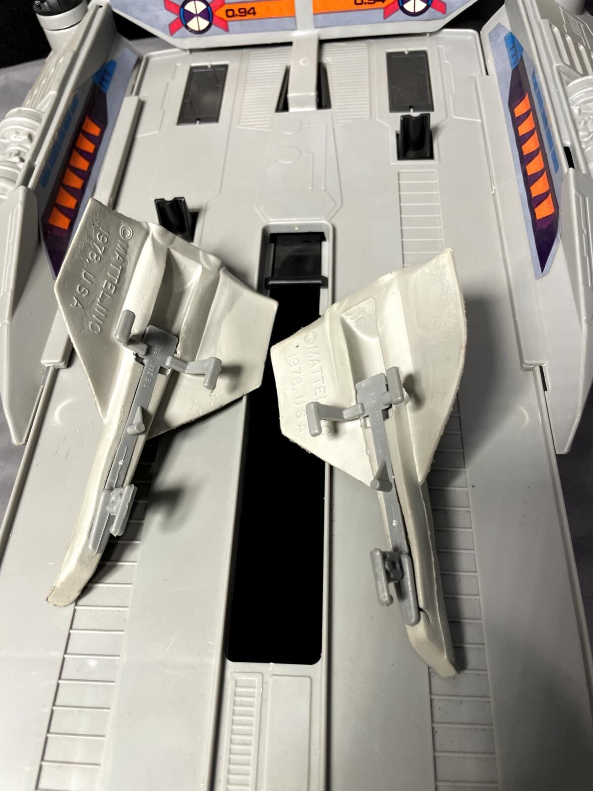 space 1999* Mattel 1 BATTLESTAR GALACTICA VIPER LAUNCH STATION WITH ...