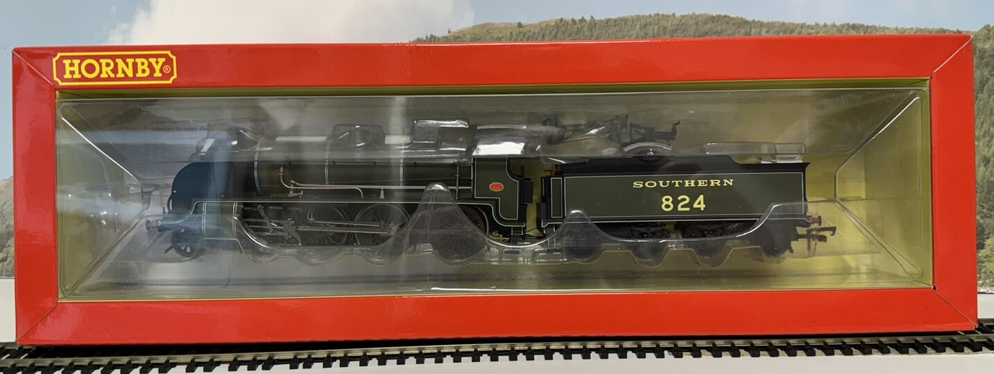 Hornby R3327 SR S15 Class 824 Steam LOCO 00 Gauge DCC Fitted for sale ...