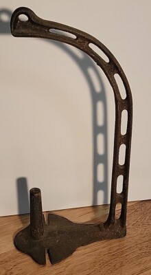 Other - Cast Iron String Holder