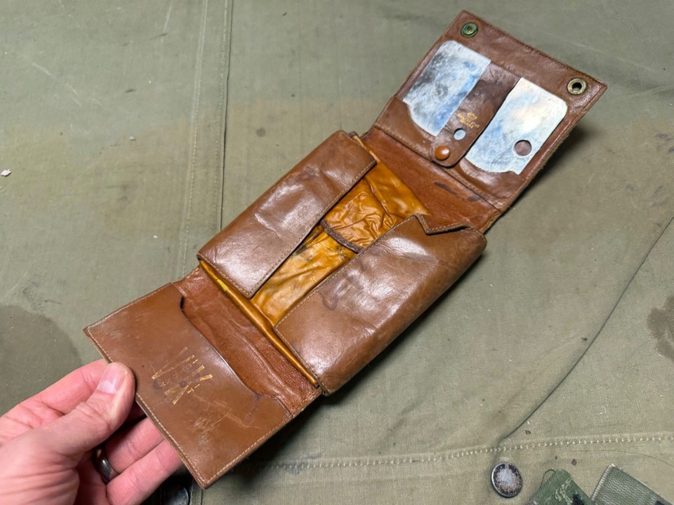 ORIGINAL WWI WWII US ARMY SOLDIER PERSONAL ITEMS SHAVE TOILETRY KIT ...