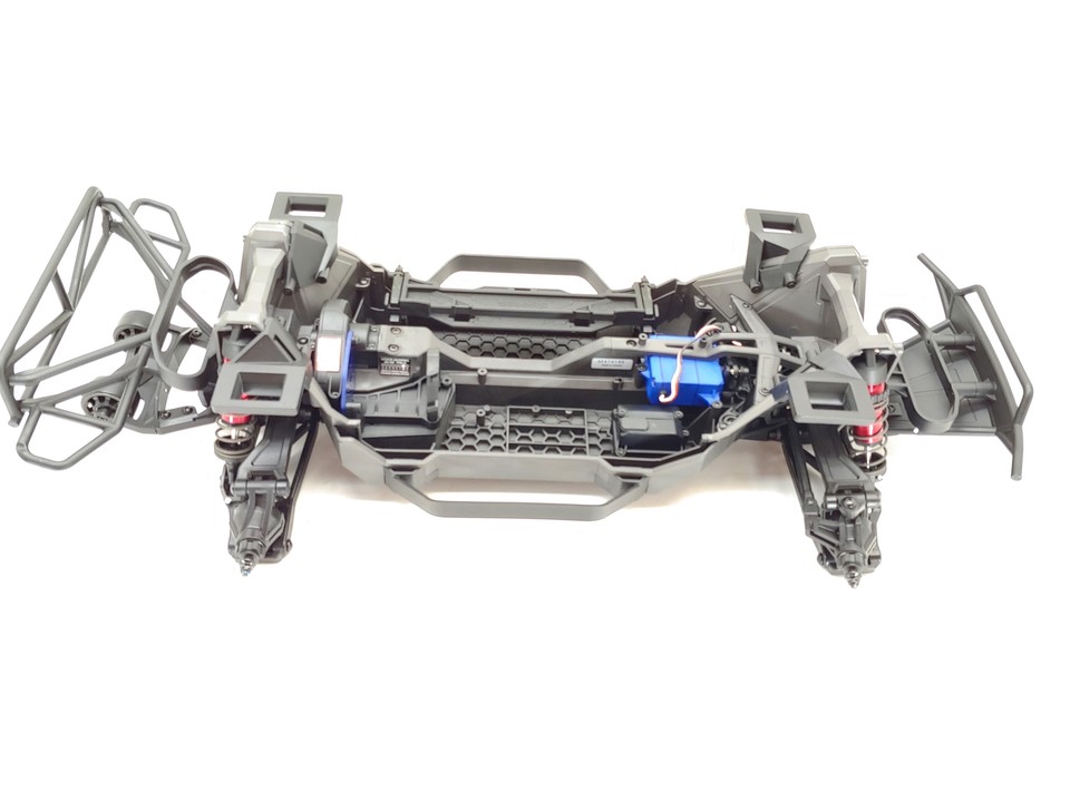 NEW TRAXXAS MAXX SLASH 6S MONSTER 4WD SCT ROLLER SLIDER CHASSIS W ...