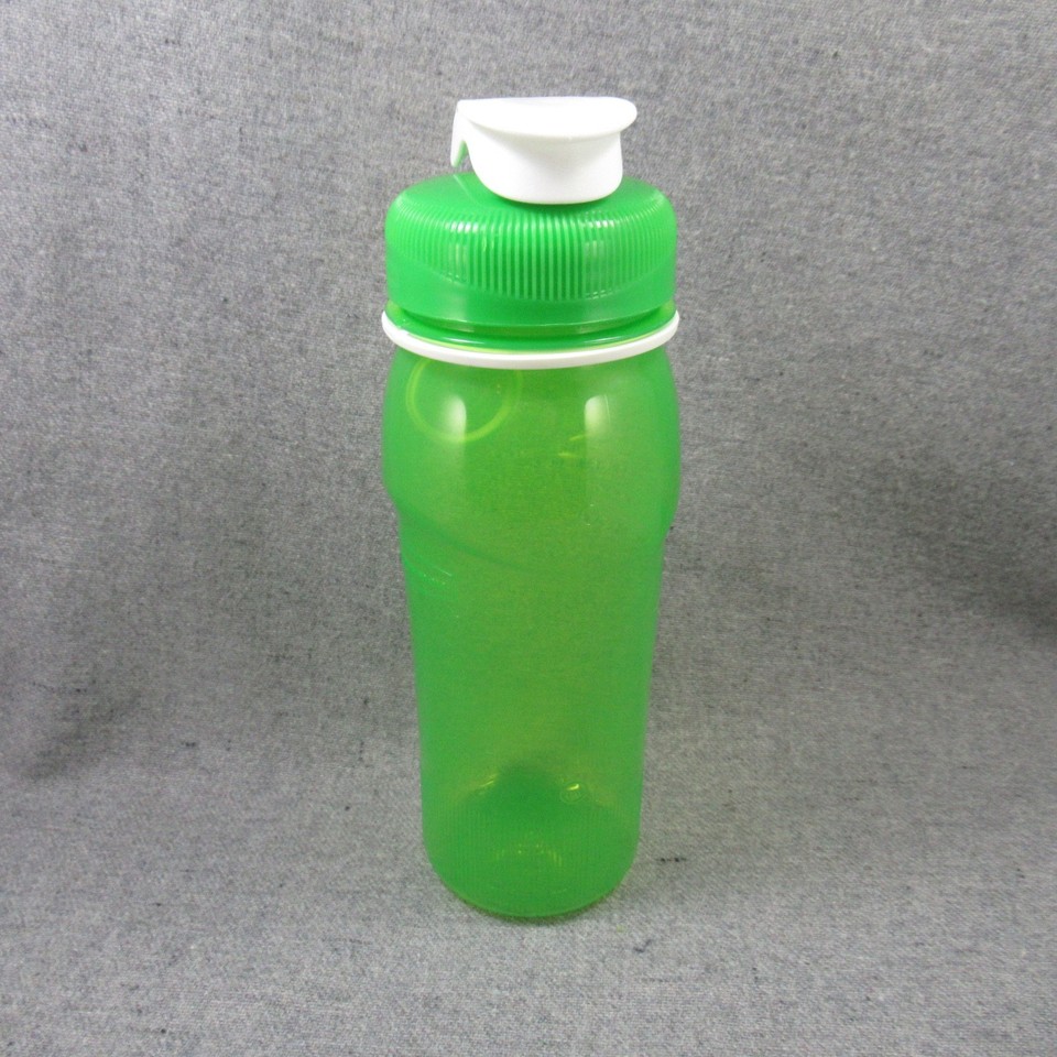 Rubbermaid 20 oz Plastic Water Bottle 7M22 Chug Flip Top Lid Green ...