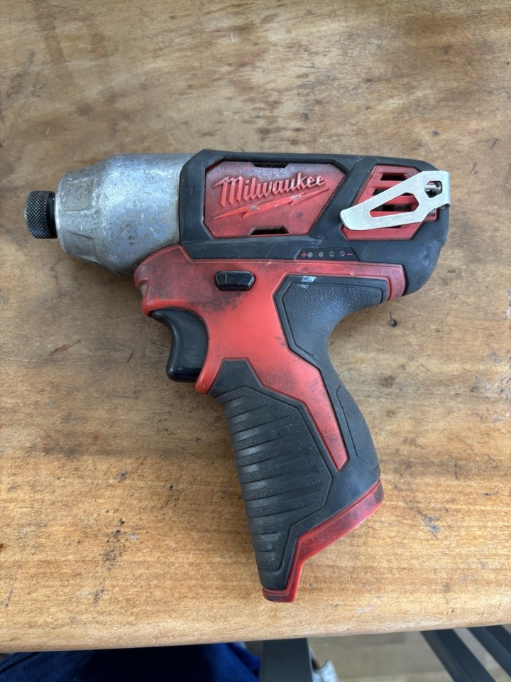 Milwaukee 2462-20 12 Volt Li-Ion 1/4" Cordless Hex Impact Driver**USED ...