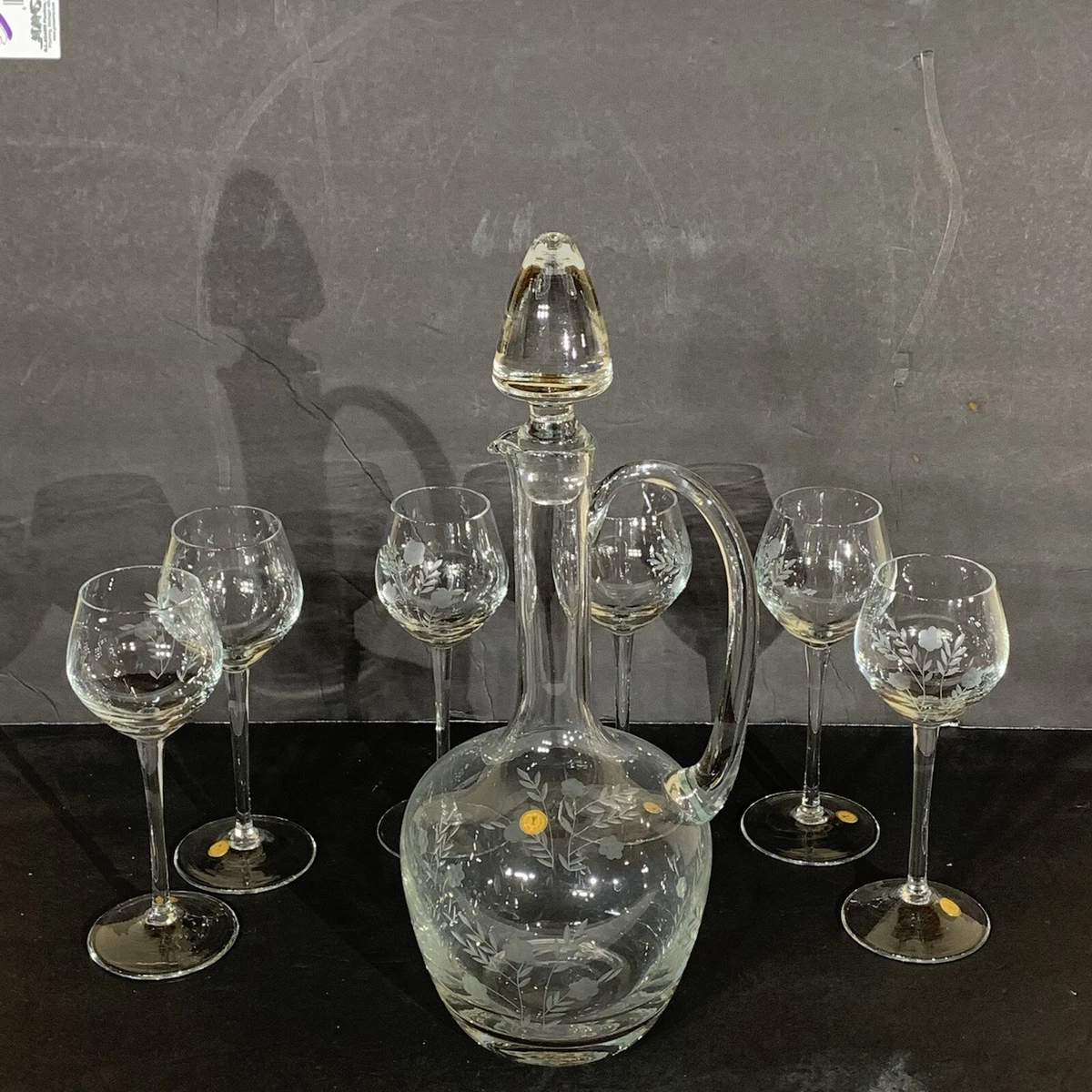 Vintage Made in Romania decanter with glasses operone.de