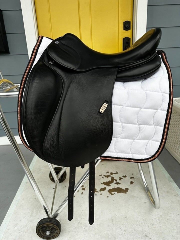 Stubben D Aramis II 17.5" Seat 29cm Tree Dressage Saddle with rose gold ...