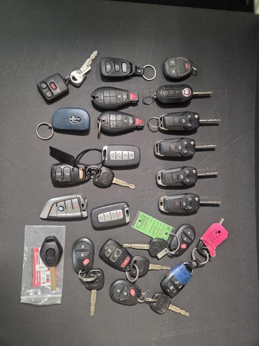 Assorted LOT of 21 OEM Key Fobs/Keys. Multiple Car Brands | eBay