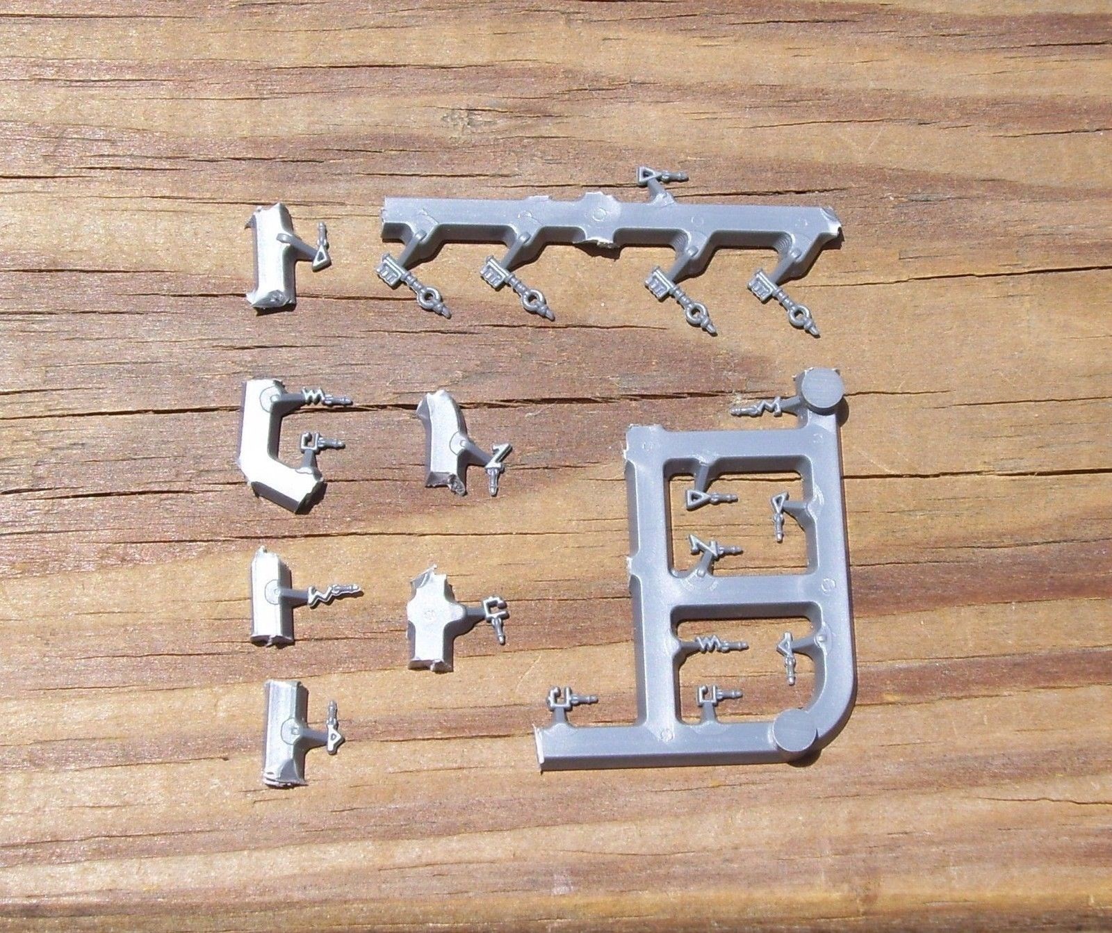 W:AOS Fyreslayers Hearthguard Hanging Keys & Runes Bits 20 Bitz | eBay UK
