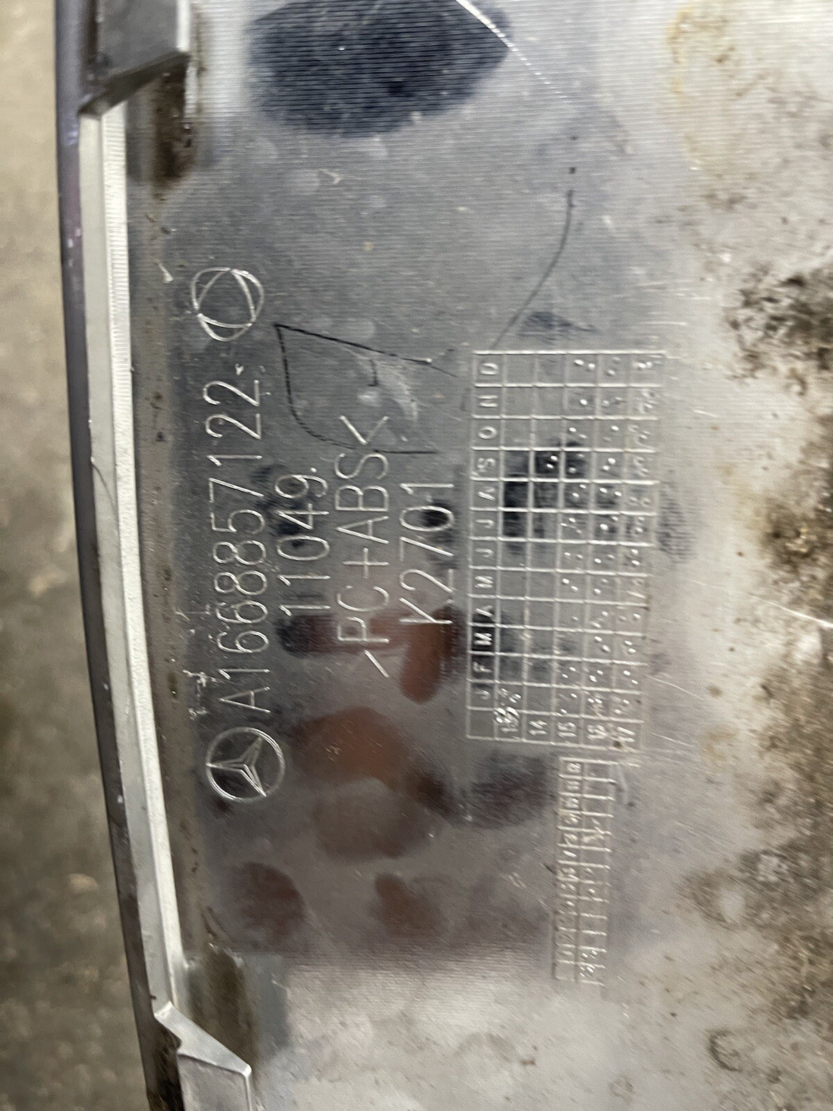 2016-2019 Mercedes GLE-Class Front Bumper Lower Chrome Molding ...