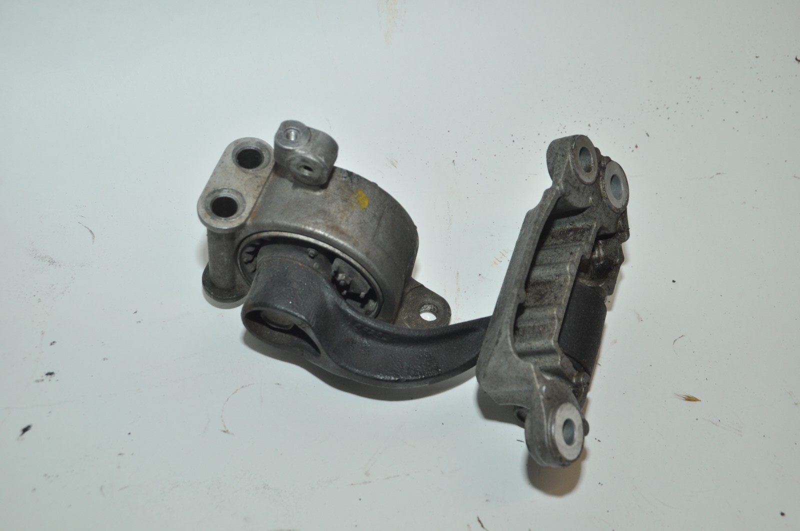 2013-2021 Nissan Pathfinder Rear Engine Mount Bracket 11360-4RA0A | eBay