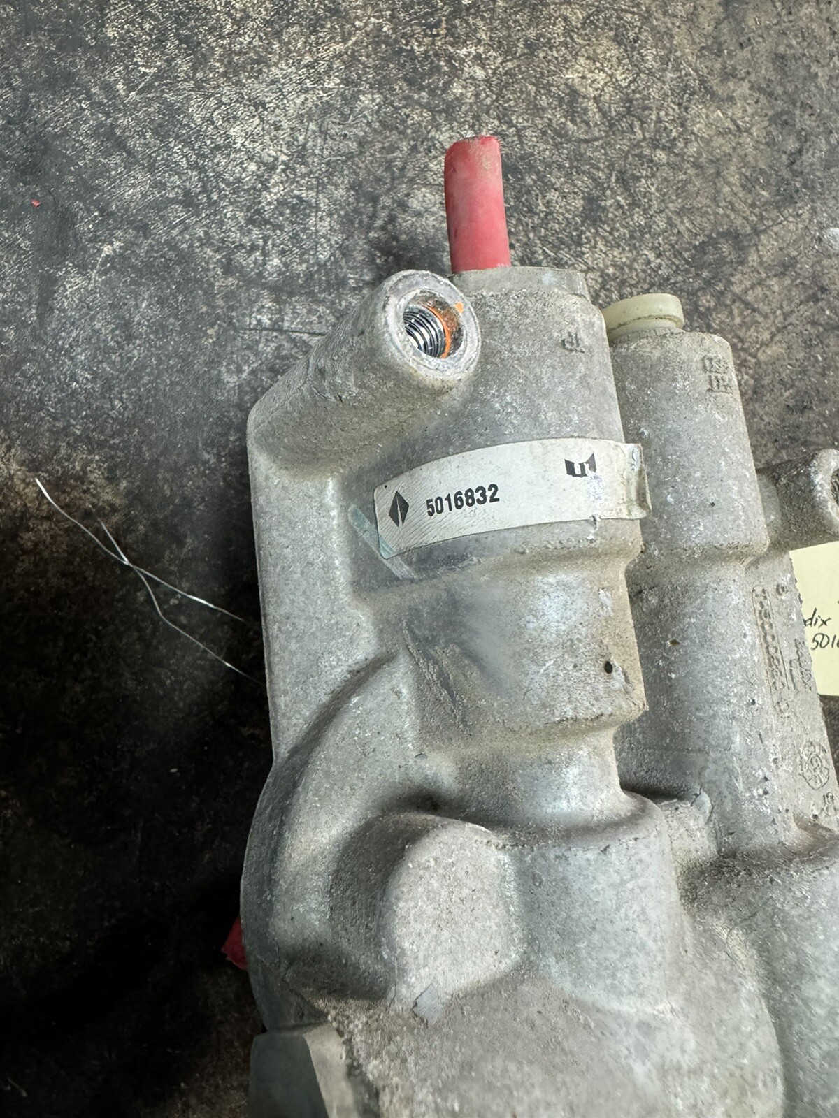 TRACTOR PROTECTION VALVE BENDIX 5016832 T-5000280-D for sale online | eBay