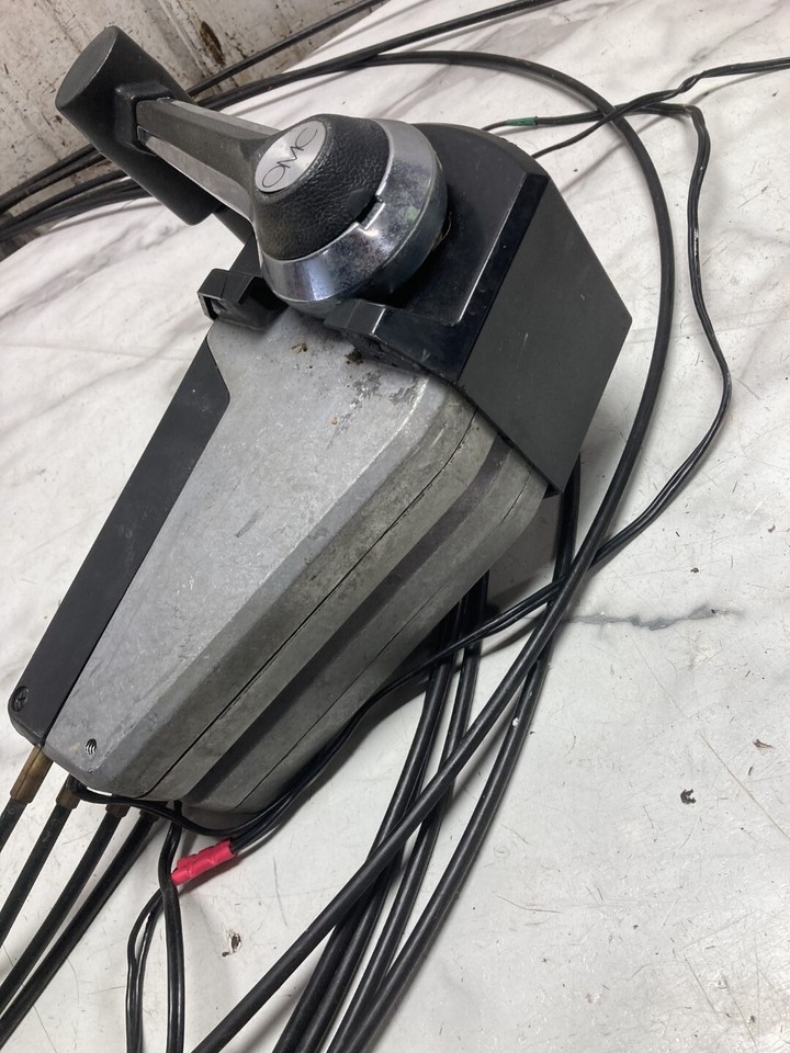 87 Sea Ray 270 Boat OMC Marine dual throttle shifter controller tables ...