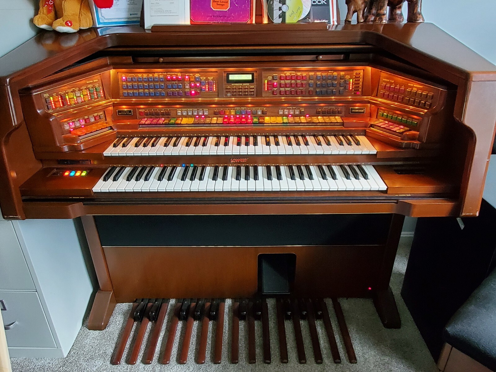 Lowrey Organ (Celebration), Excellent Condition - Shopping.com