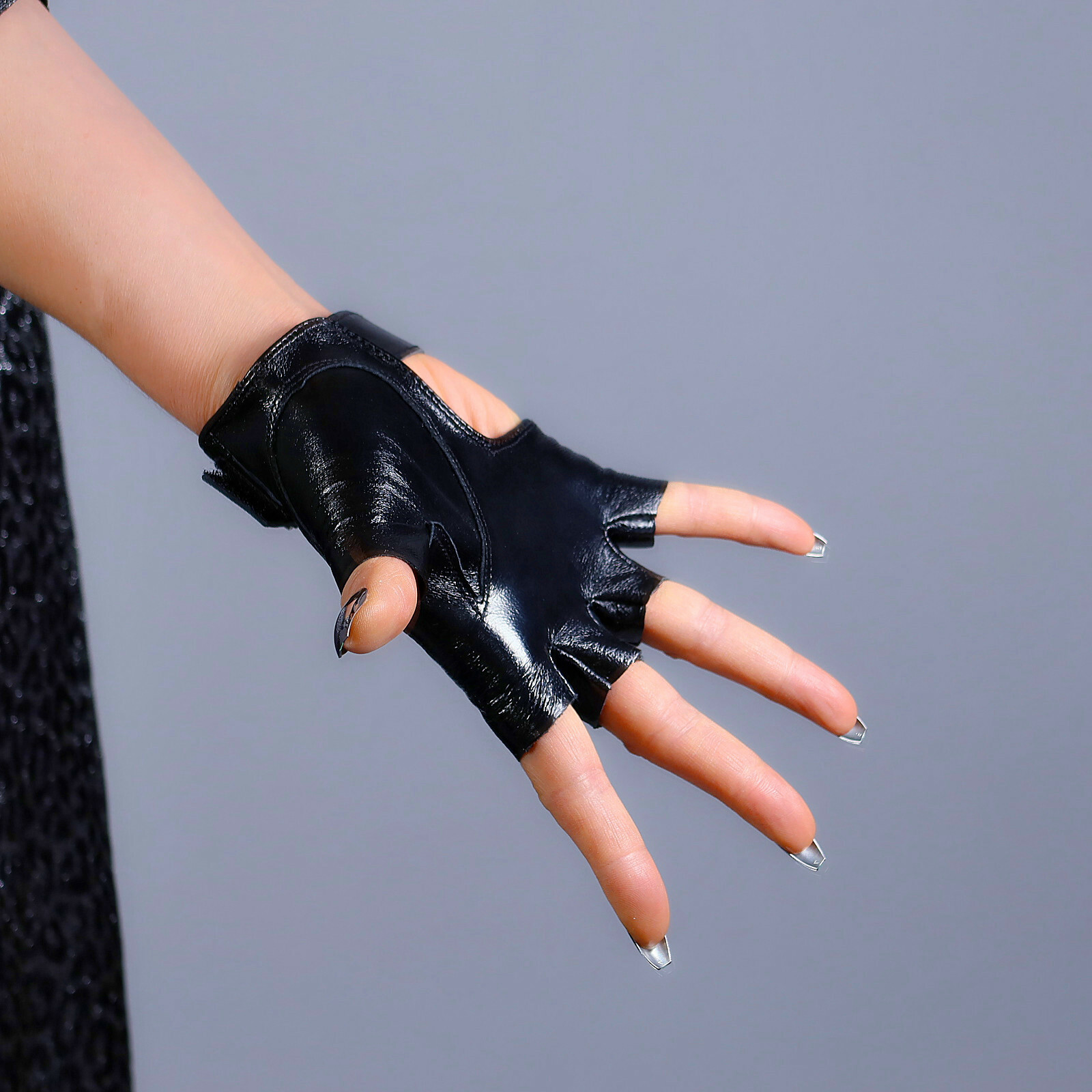 💯% REAL PATENT LEATHER Fingerless Short Gloves Black Silver Studs Half ...