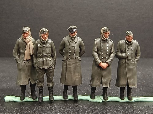 1/72 World War II German soldiers captured wounded soldiers Scene model ...