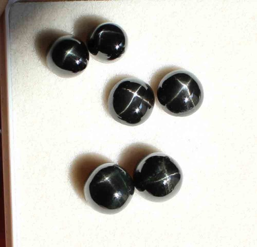Black Star Diopside 17.90 Carats Total Weight Round Cabochon Grade 4 ...