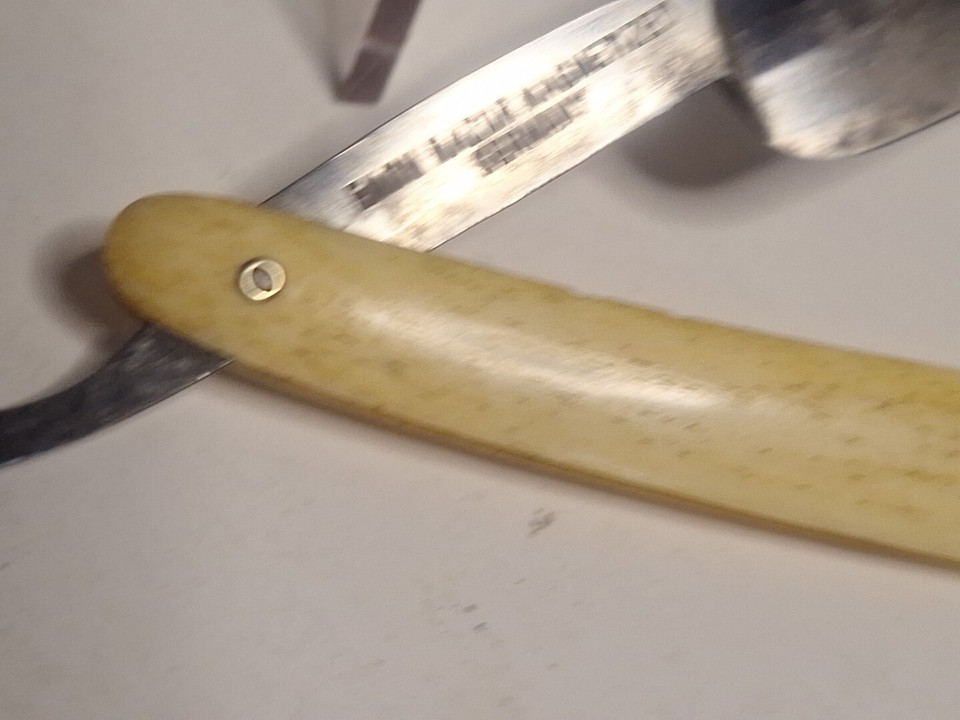 YANKEE CUTLERY CO "LION BRAND" (#601) Straight Razor With Orig. Box ...