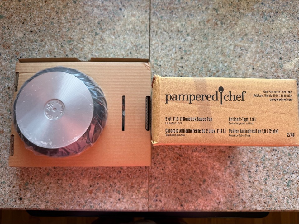 New in Box Pampered Chef 2-qt. Signature Nonstick Sauce Pan #2743 w ...