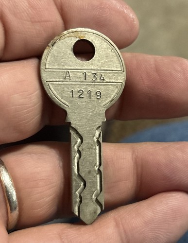 Stanley Vidmar Cabinet Key, A 134 Series 1219 | eBay
