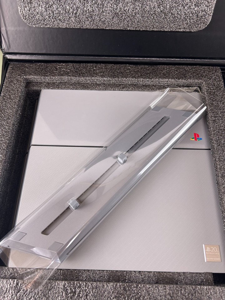 PS4 20th Anniversary Limited Edition CUH-1100A A20 Grey Sony ...