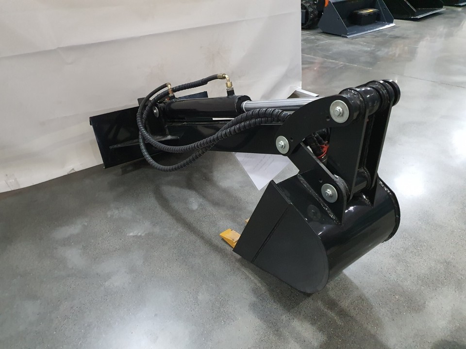AGT Single Arm Digger 12in Bucket Backhoe Attachment for Mini Skid ...